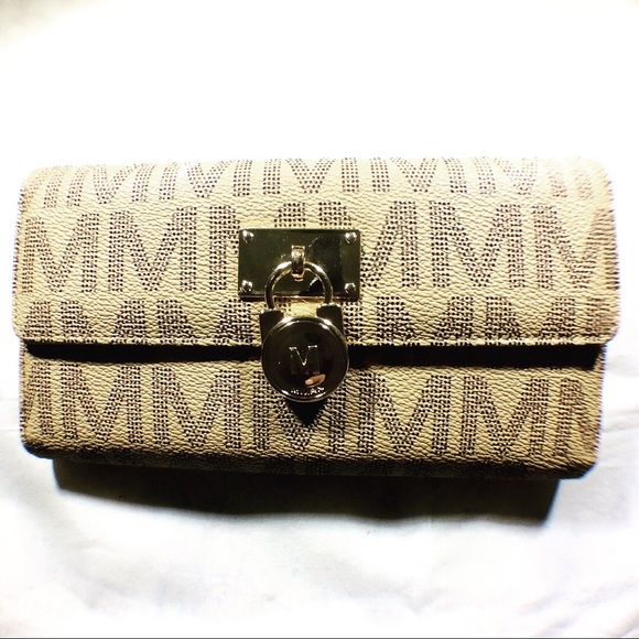 Milan | Bags | Crossbody Bag And Wristlet | Poshmark
